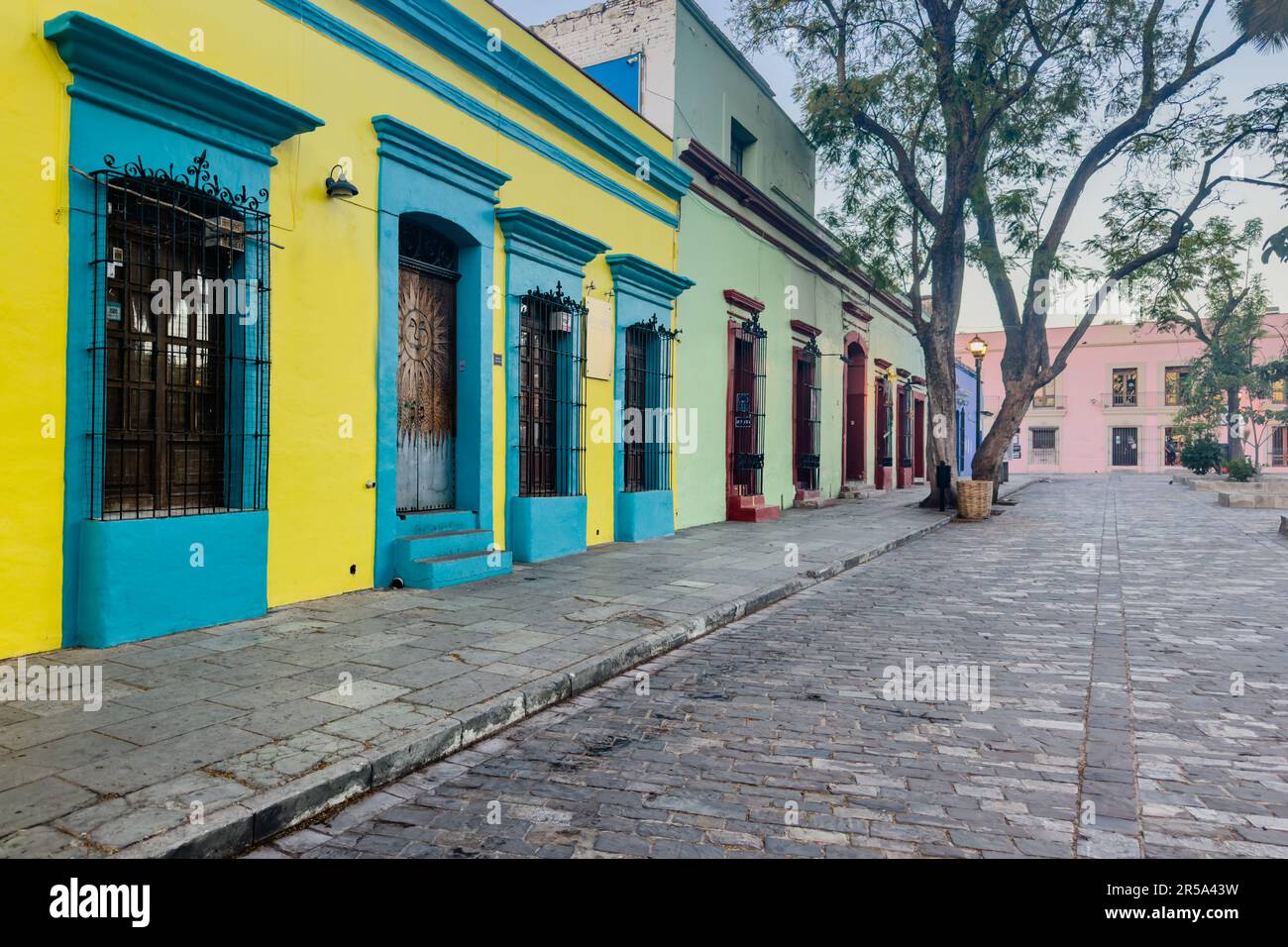 Colorful buildings in colonial center of Oaxaca, Mexico Stock Photo - Alamy