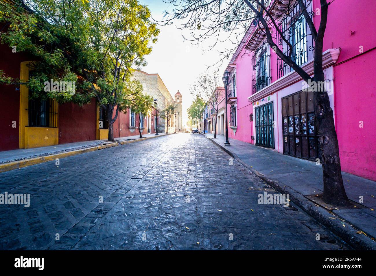 Colorful buildings in colonial center of Oaxaca, Mexico Stock Photo - Alamy