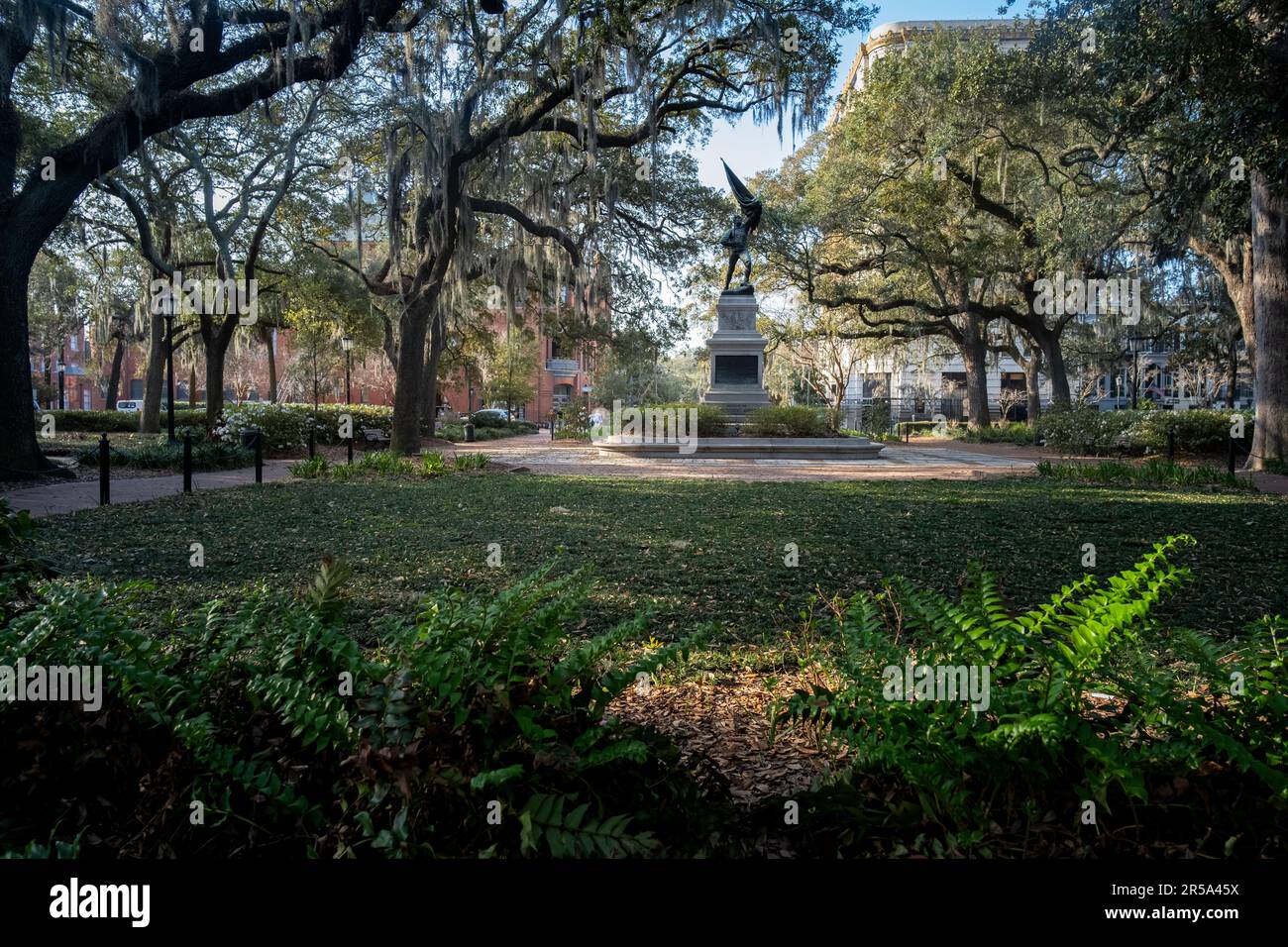 Monument in historic square in Savannah, Georgia Stock Photo - Alamy