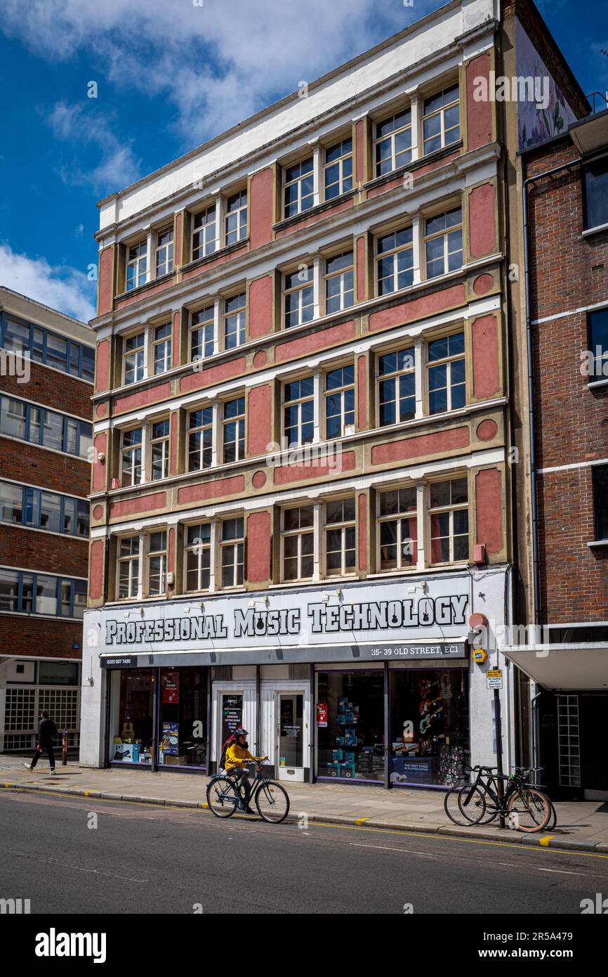 Professional music technology store london hi-res stock photography and ...