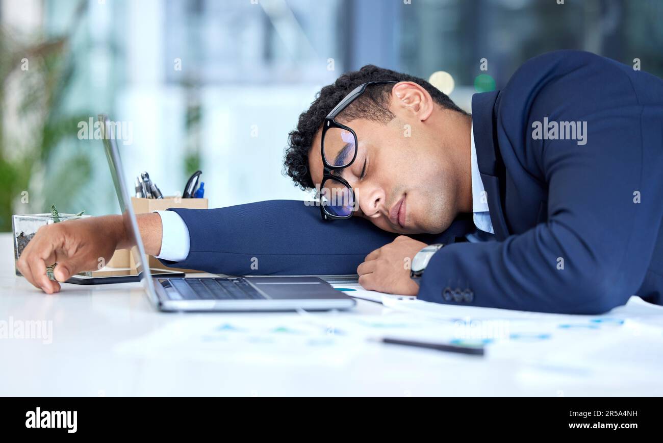 Employee sleeping hi-res stock photography and images - Alamy