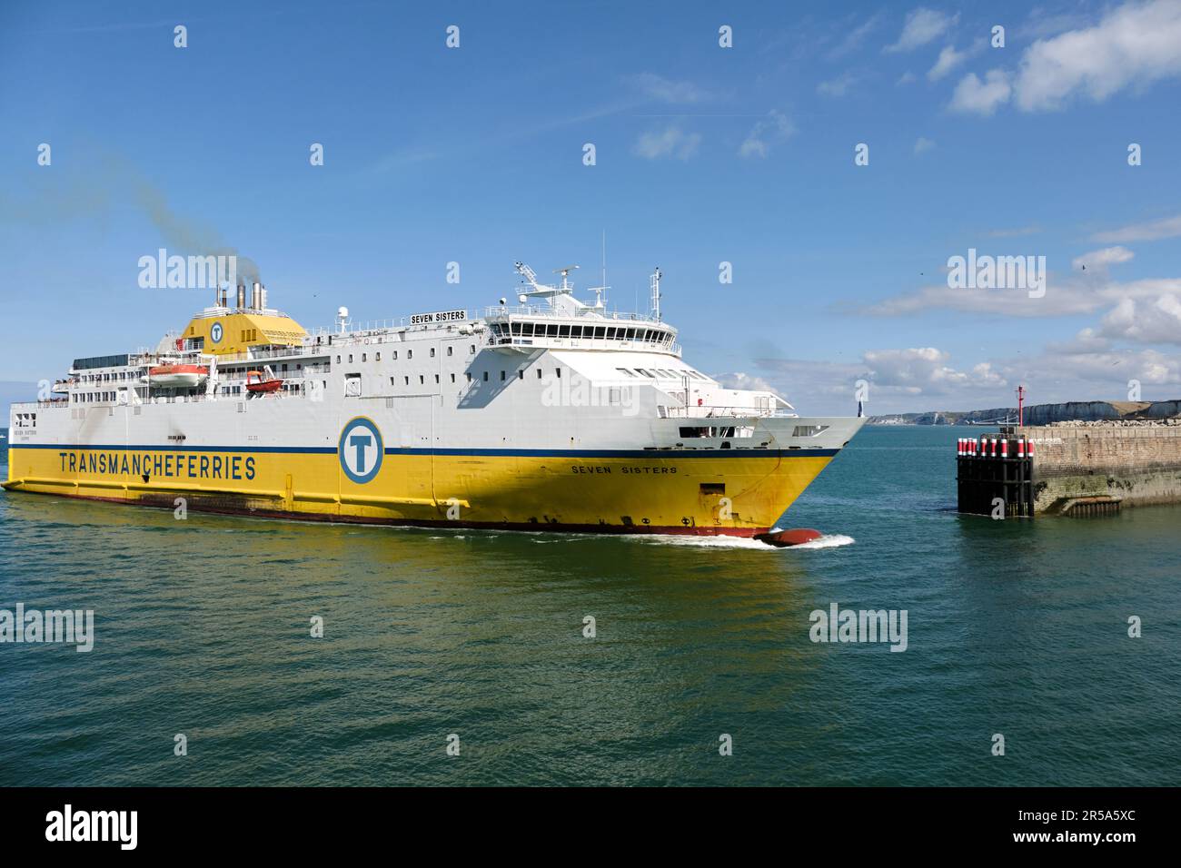 Newhaven dfds ferry hi-res stock photography and images - Alamy