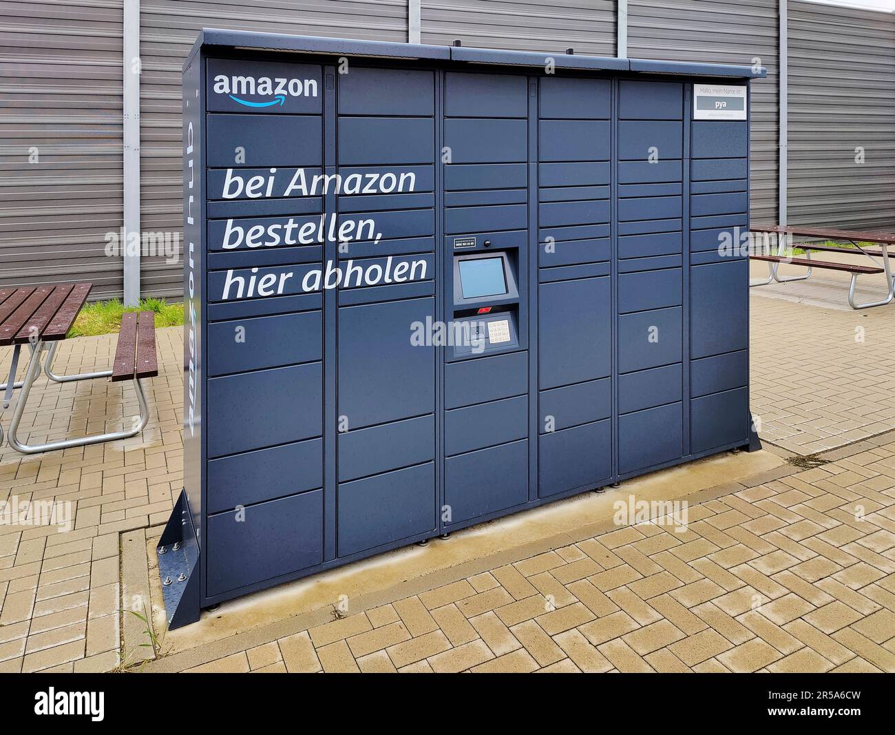 Dispatches box hi-res stock photography and images - Alamy