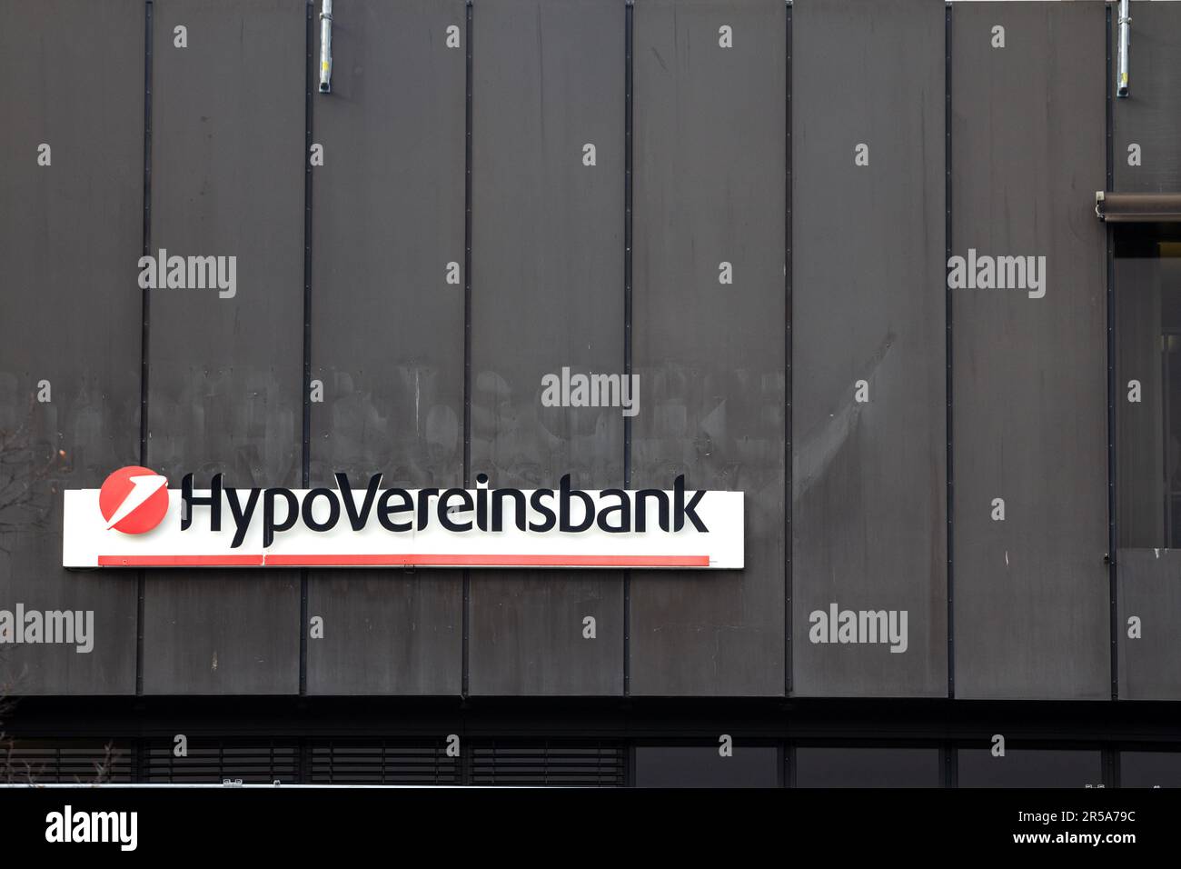 Unicredit group logo hi-res stock photography and images - Alamy