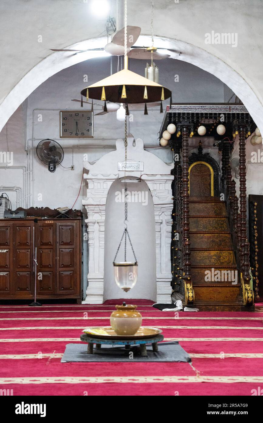 The Zainuddin Makhdoom Mosque is a famous mosque located in Ponnani in ...