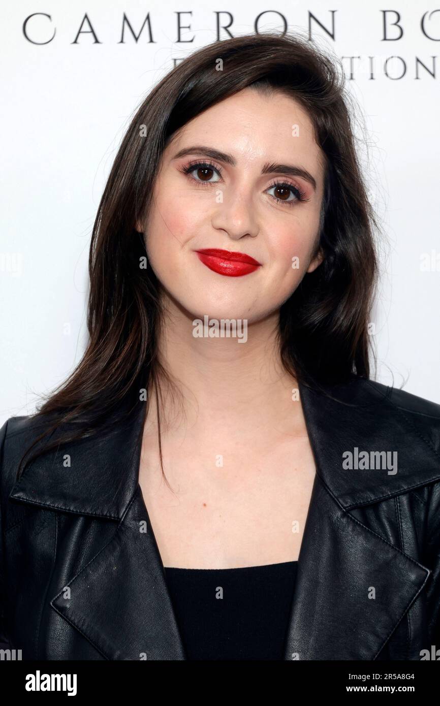 Laura Marano Og Due Cameron