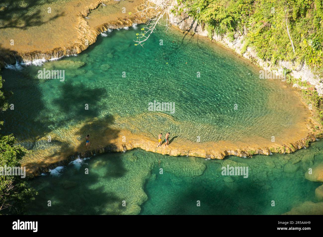 The beautiful turquoise pools of Semuc Champey, Rio Cabohon, Lanquin ...