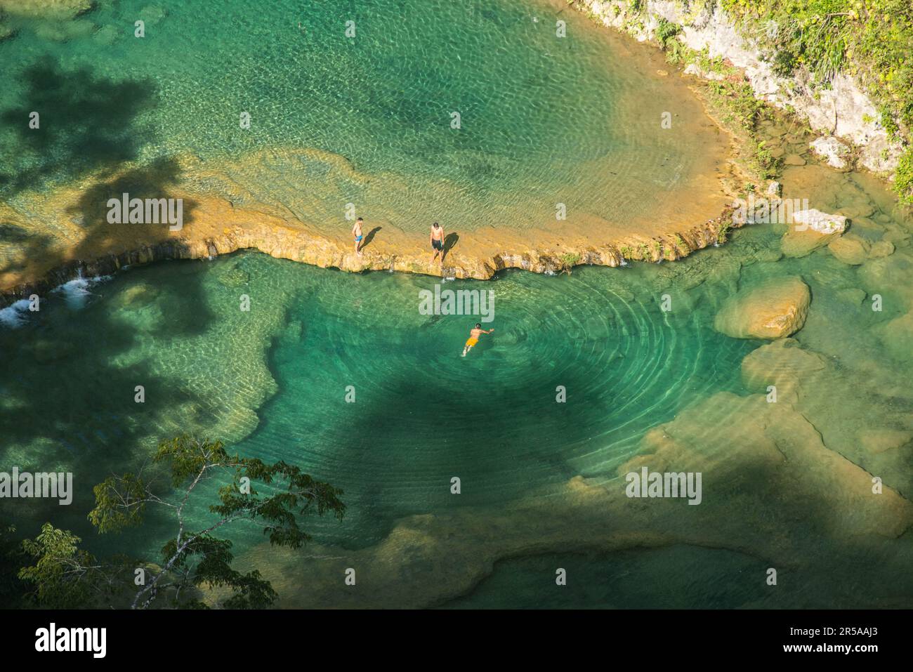 The beautiful turquoise pools of Semuc Champey, Rio Cabohon, Lanquin ...