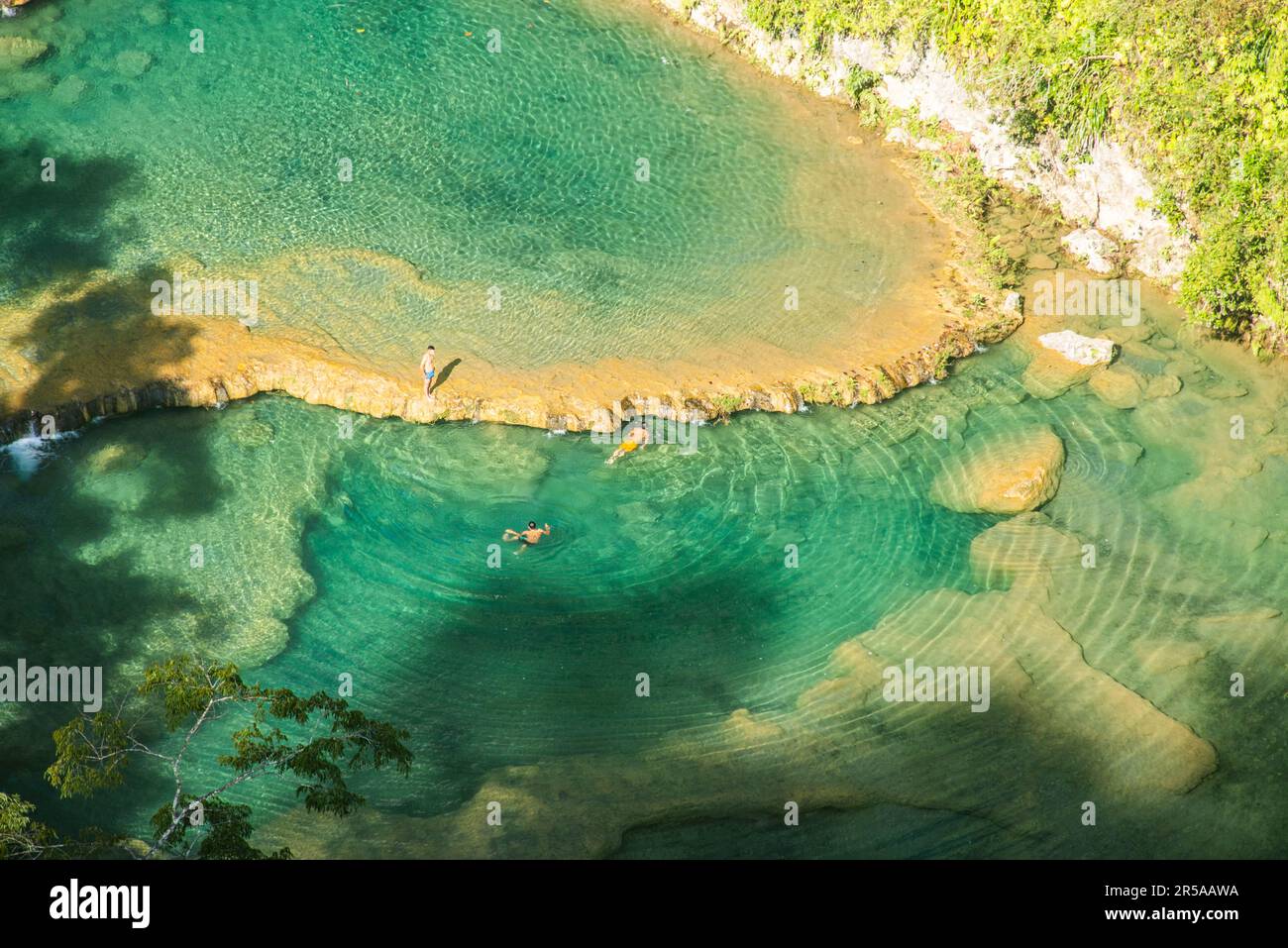 The beautiful turquoise pools of Semuc Champey, Rio Cabohon, Lanquin ...