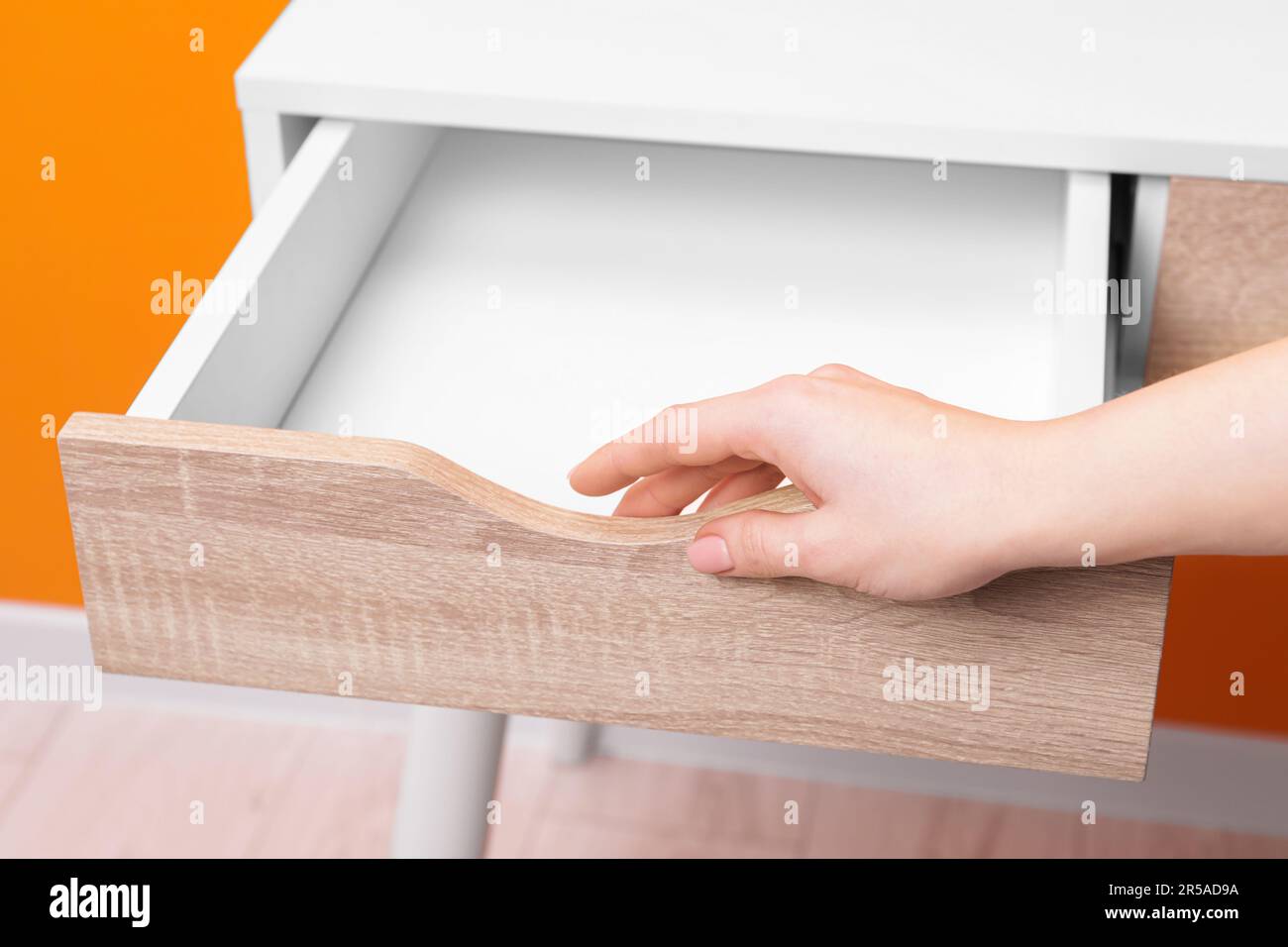 Empty desk drawer hi-res stock photography and images - Alamy