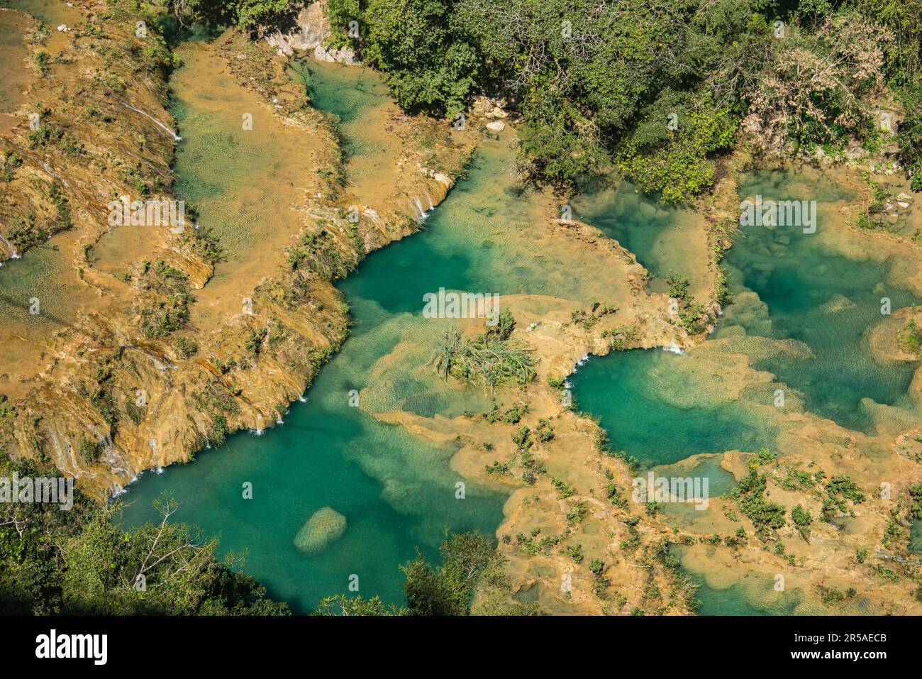 The beautiful turquoise pools of Semuc Champey, Rio Cabohon, Lanquin ...
