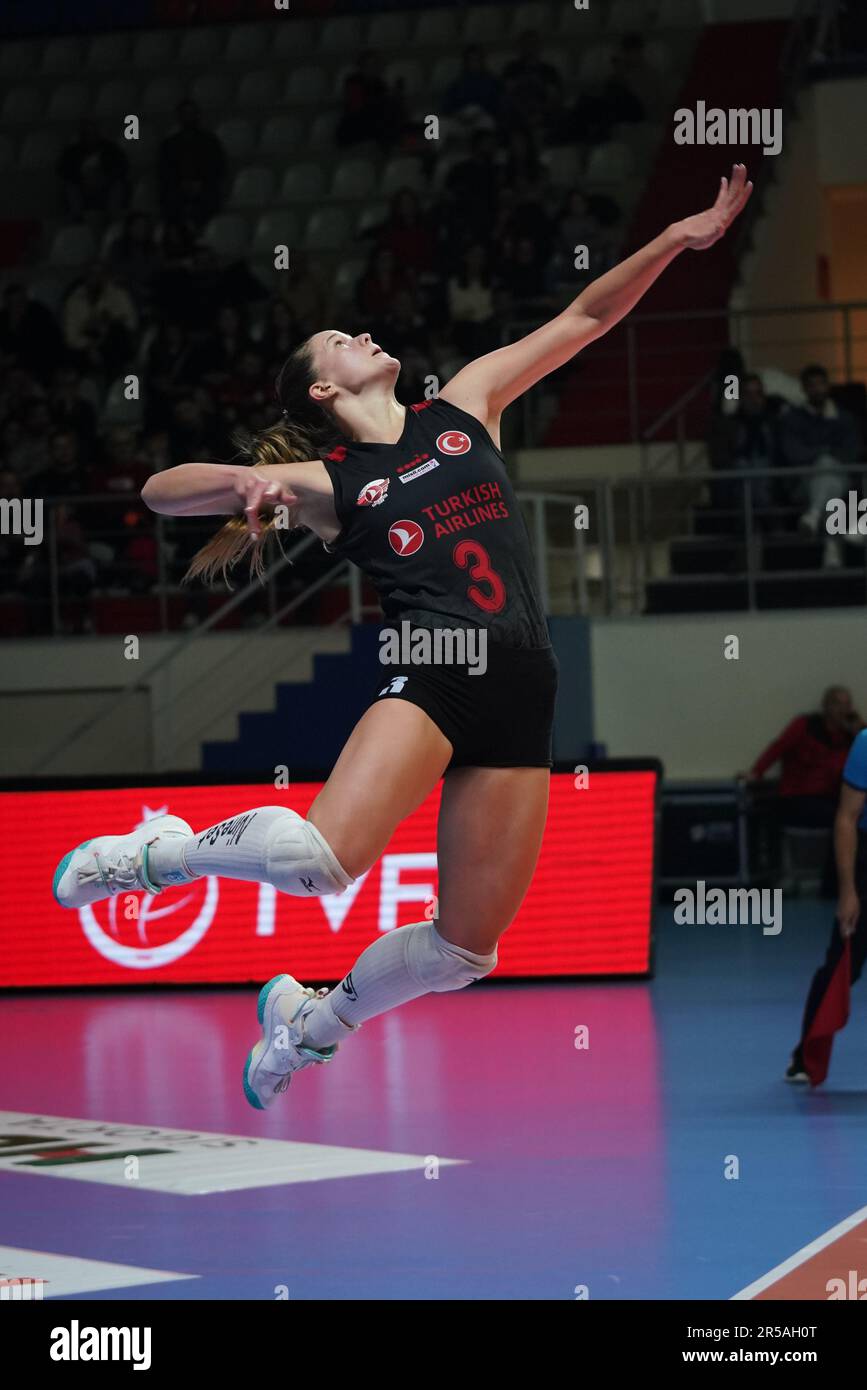 ISTANBUL, TURKIYE - DECEMBER 25, 2022: Kiera Van Ryk serves during ...