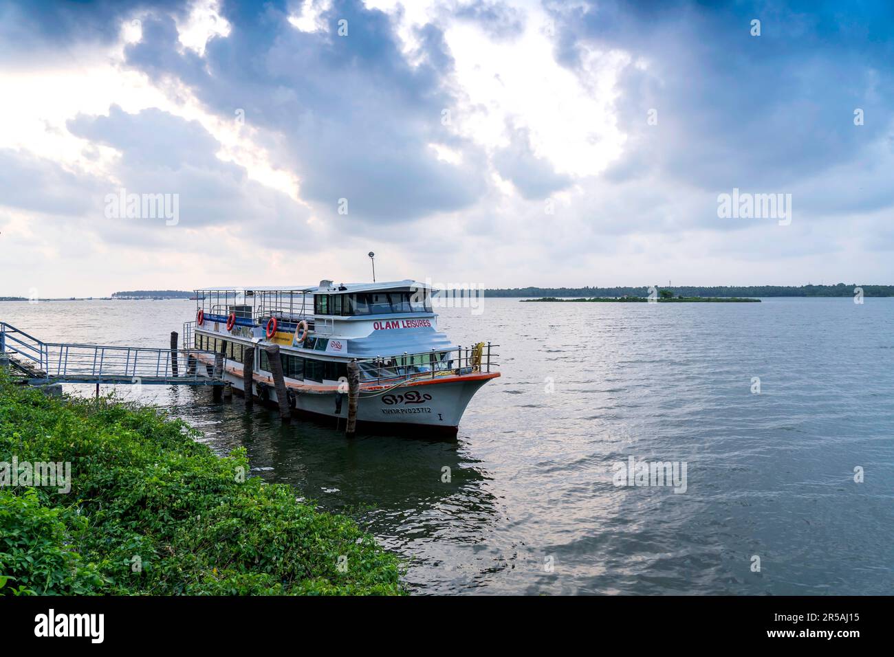 boat floating on the river Stock Photo - Alamy
