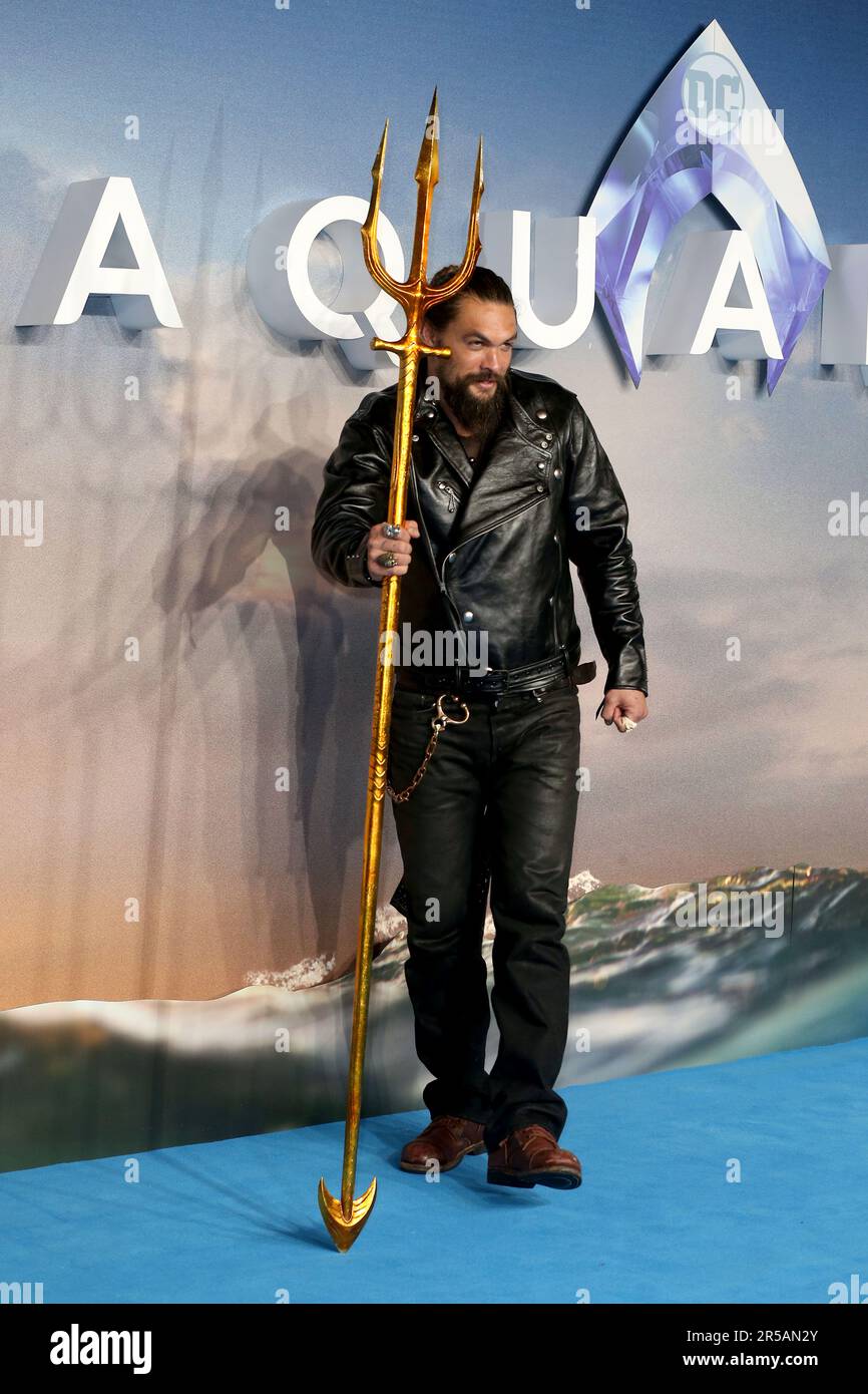 Jason Momoa attends the World Premiere of "Aquaman" at Cineworld ...