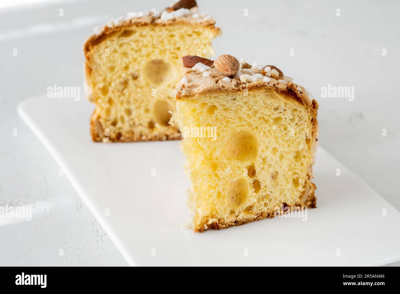 Colomba di pasqua italian hi-res stock photography and images - Alamy