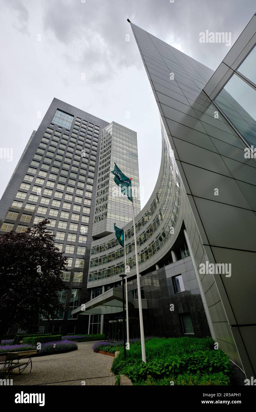 Headquarters dutch abn amro bank hi-res stock photography and images ...