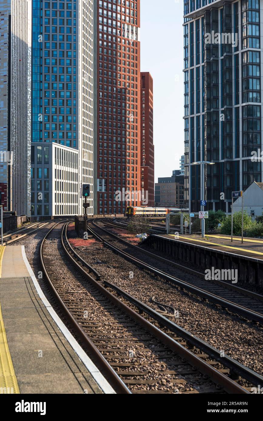 Vauxhall urban regeneration development with high-rise, residential ...