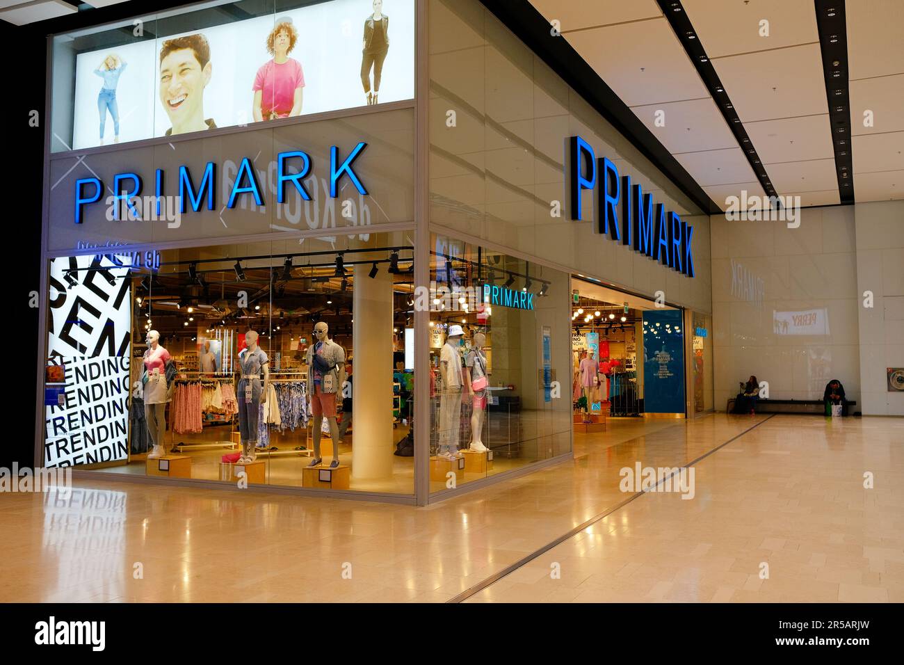 Utrecht, Netherlands, 08 June 2022 - Hoog Catharijne Large indoor ...