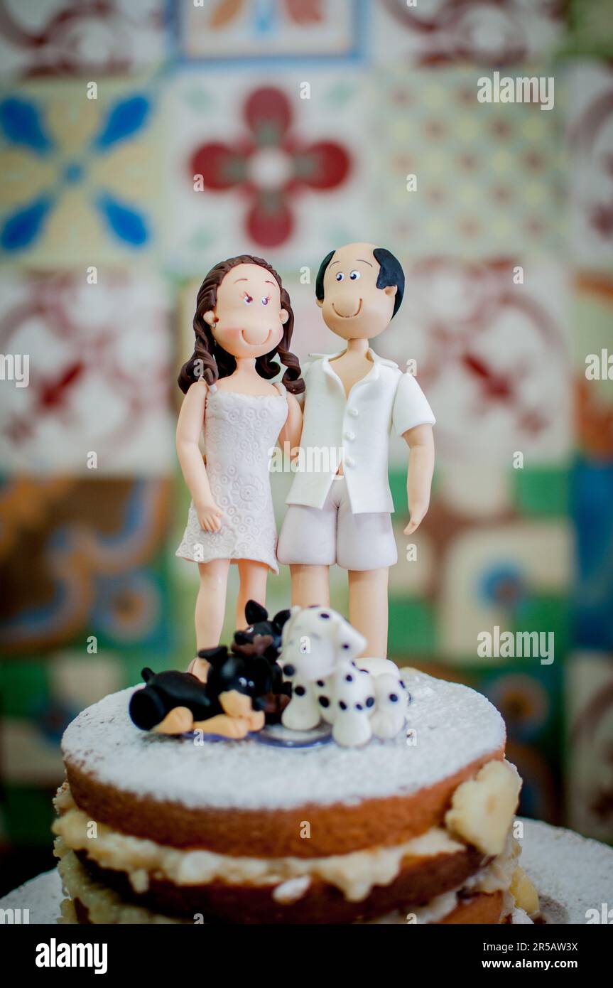 Wedding paper dolls hi-res stock photography and images - Alamy