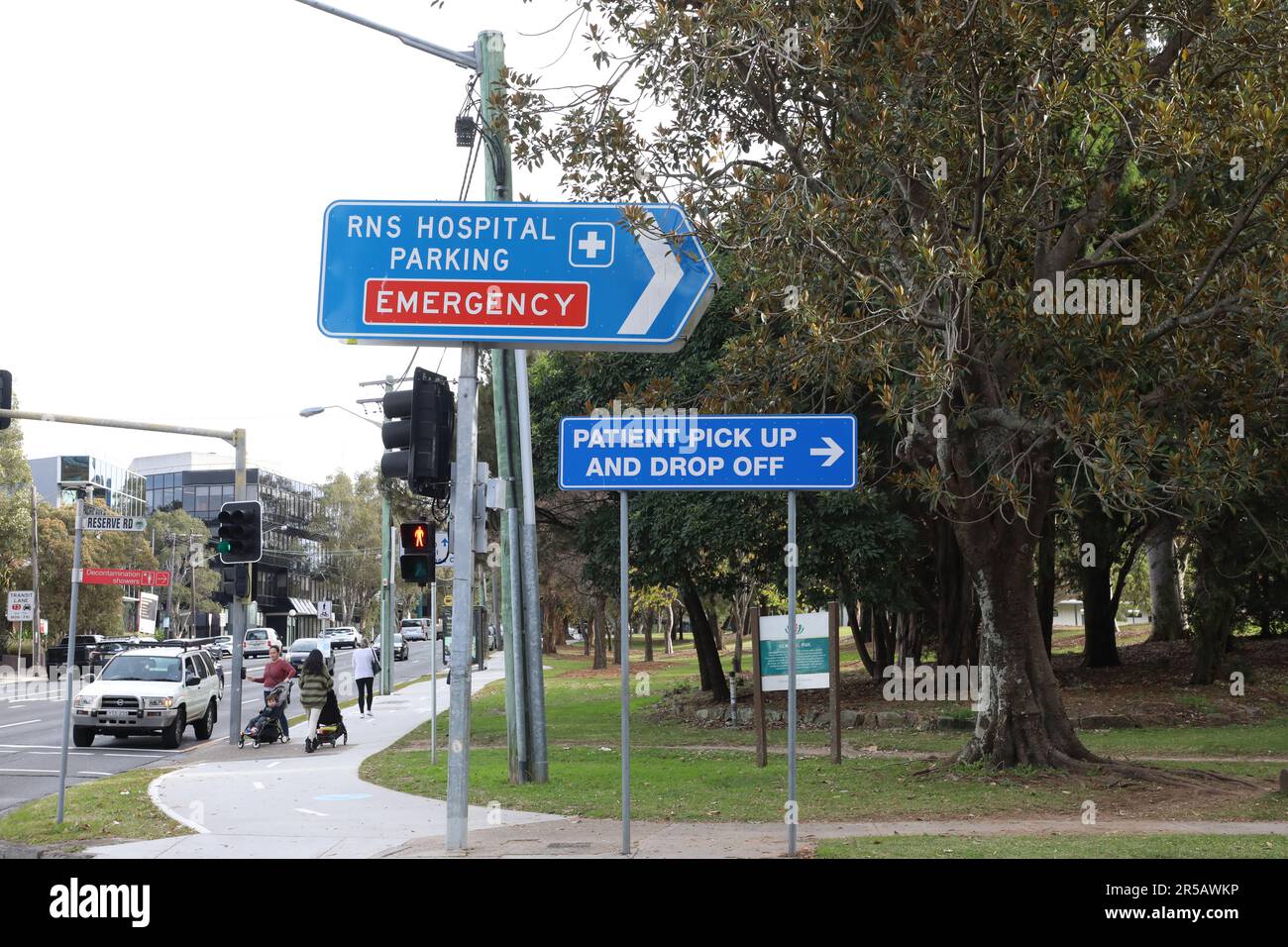 Sign at the end of Reserve Road pointing in the direction of the Royal ...