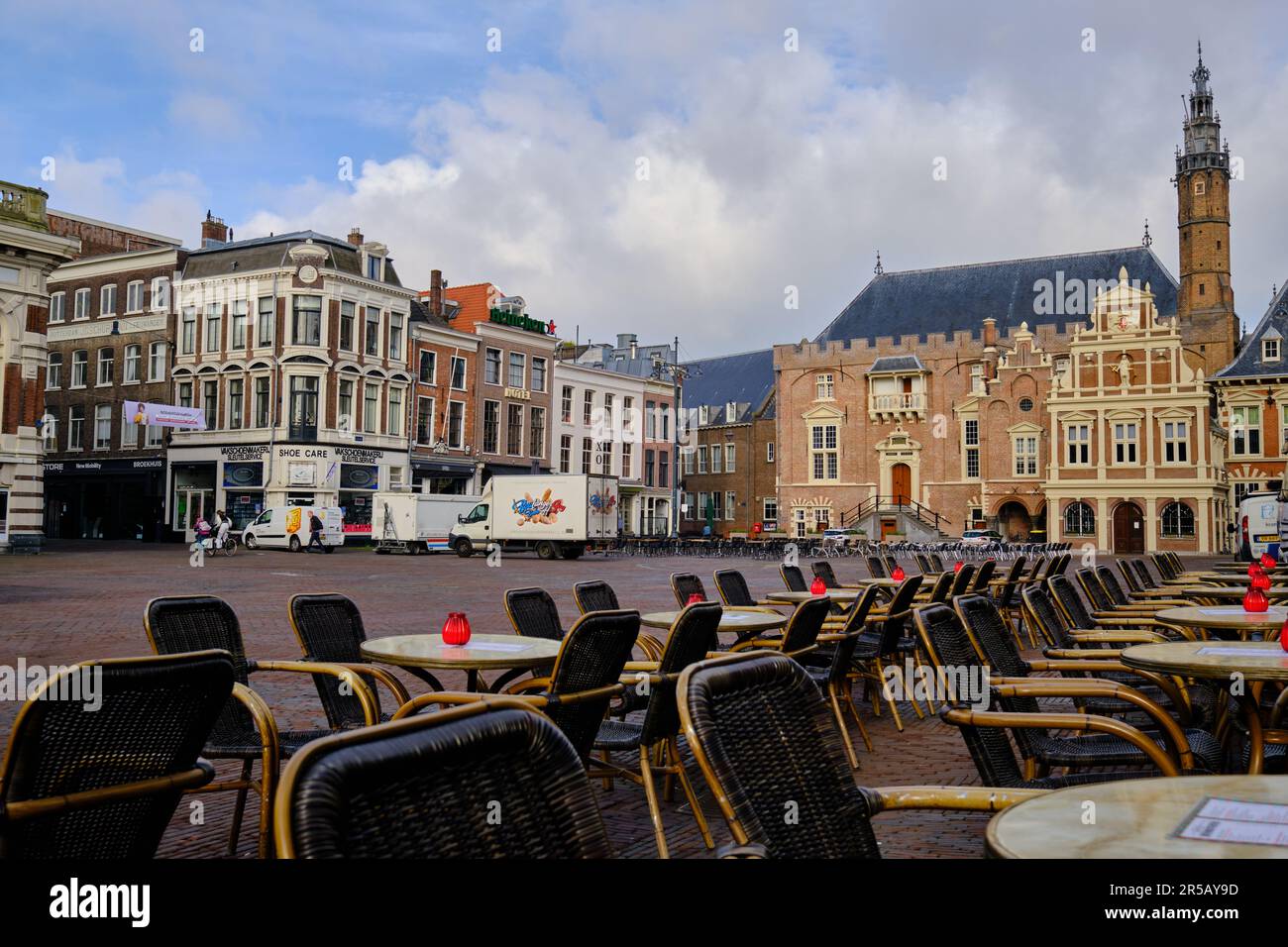 Market square in haarlem hi-res stock photography and images - Alamy