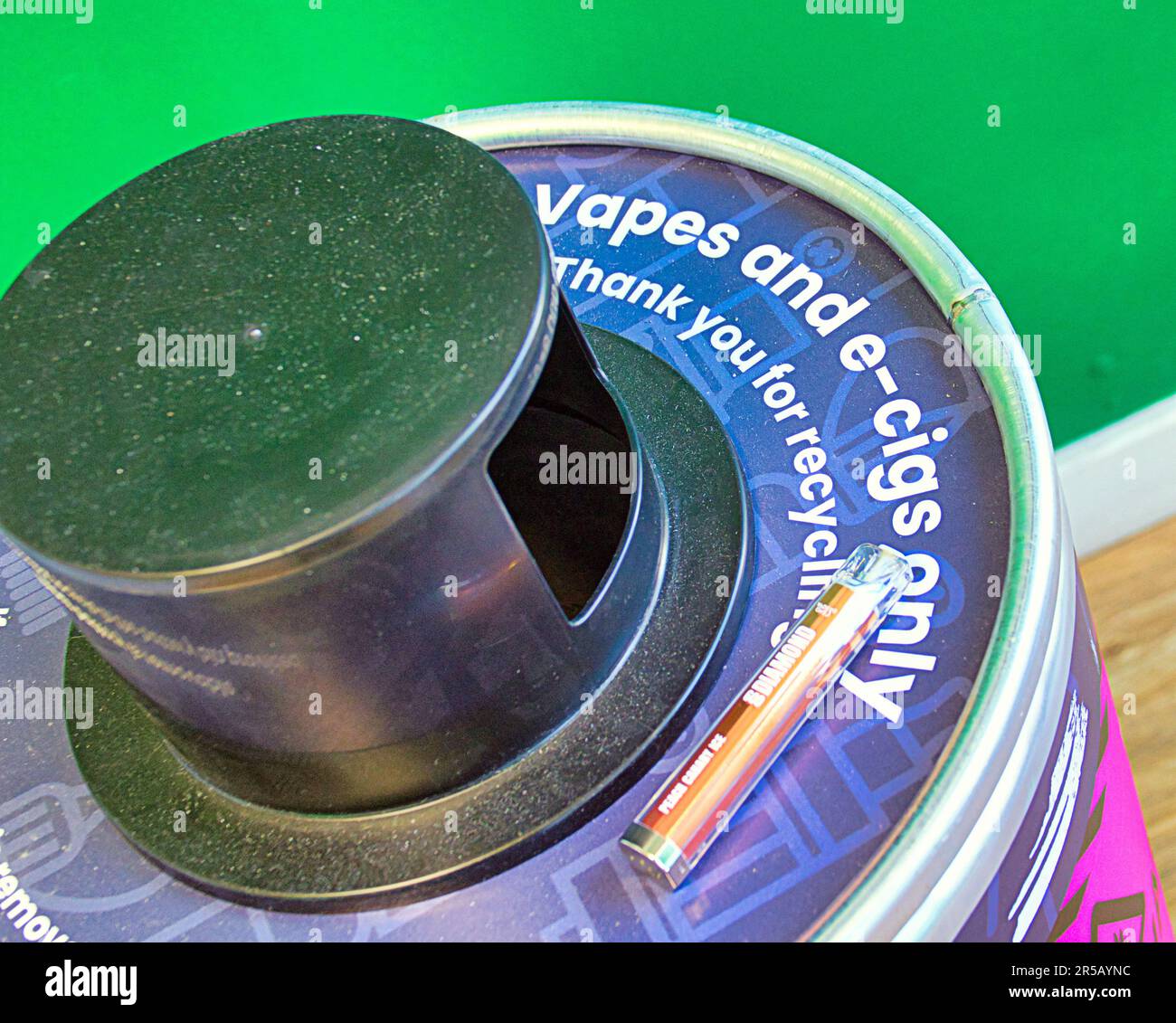 Vapes litter hi-res stock photography and images - Alamy