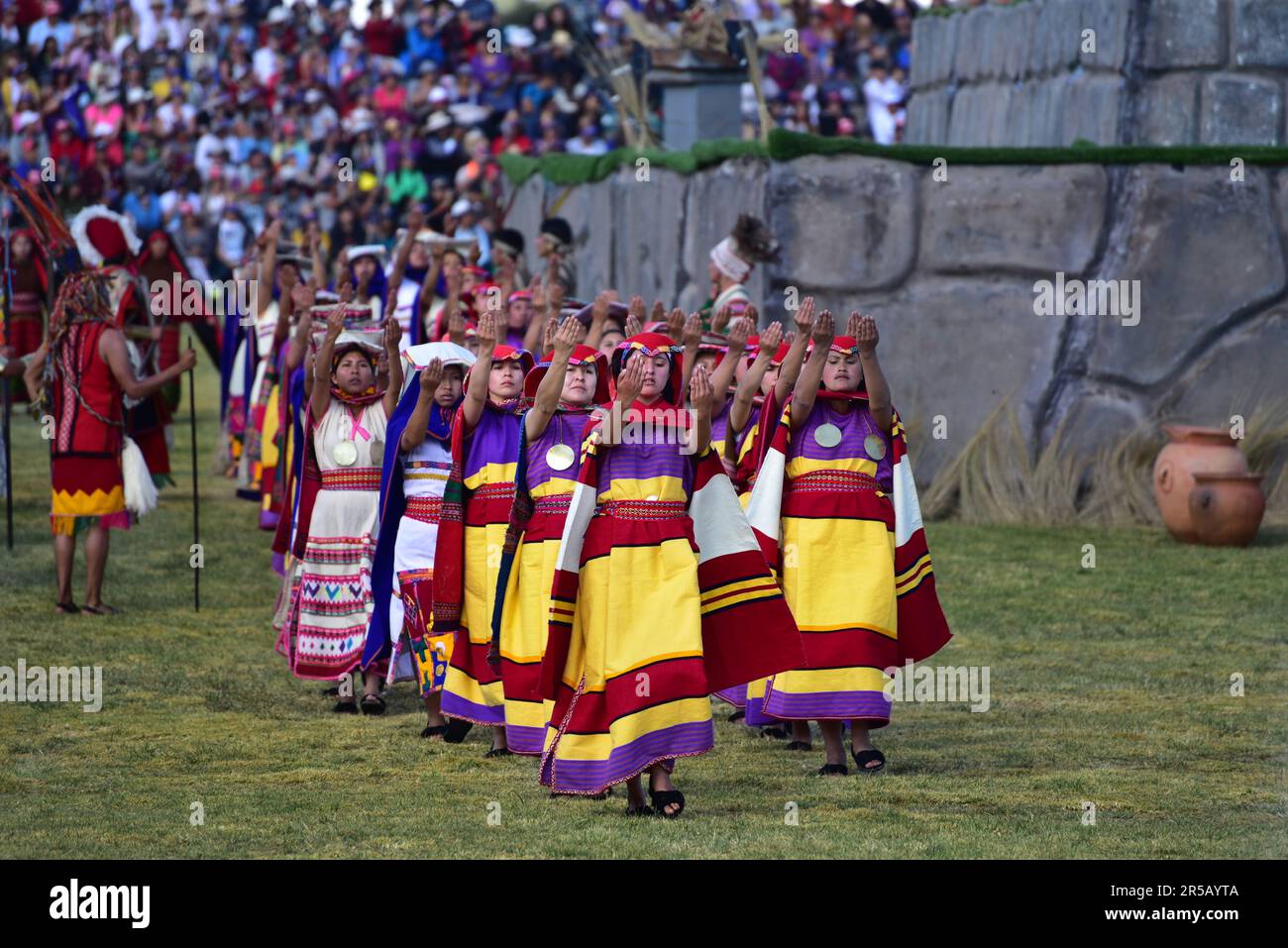 CUSCO, PERU- 15. Juni 2017. Performance during the celebrations of the ...