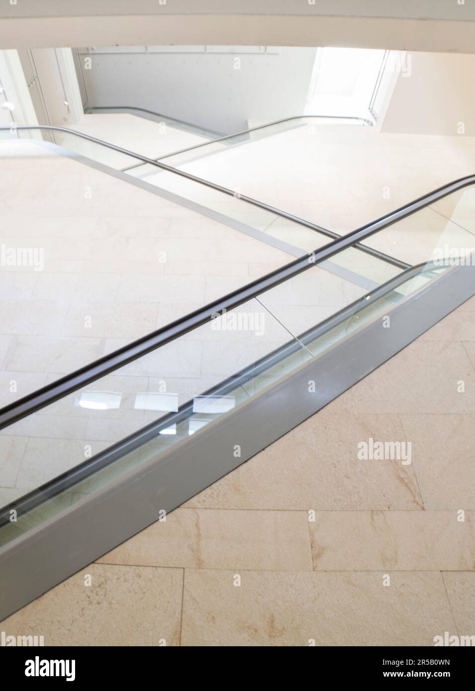 Uniqur direction hi-res stock photography and images - Alamy