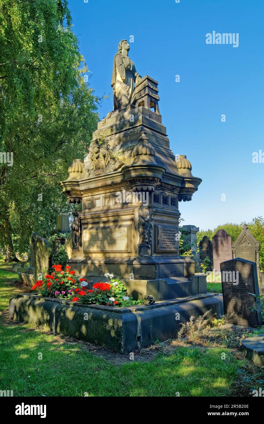 UK, West Yorkshire, Leeds, Holbeck Cemetery, Marsden Monument Stock ...