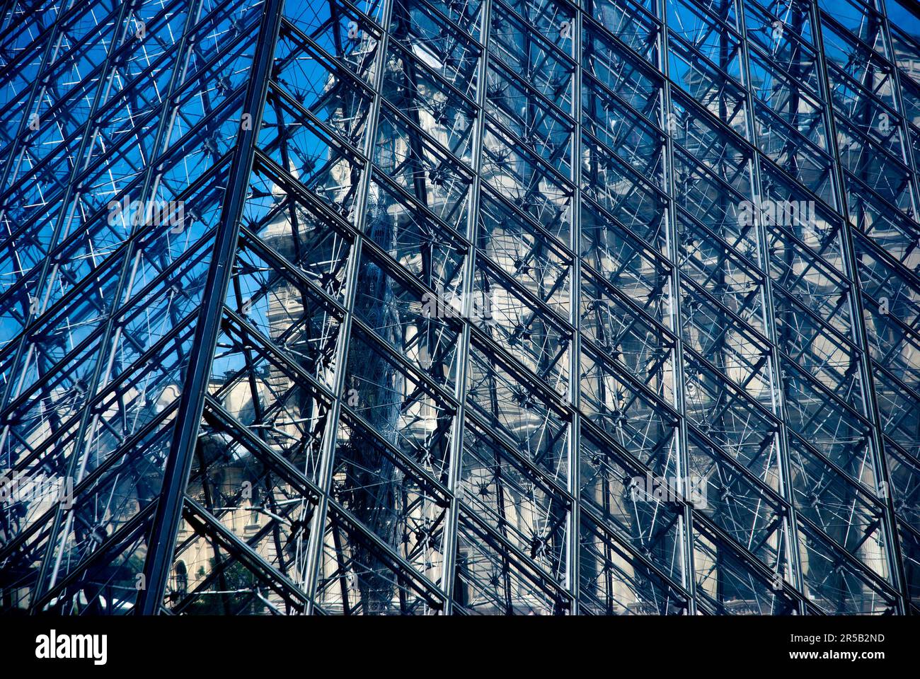 Louvre iconic pyramid hi-res stock photography and images - Alamy