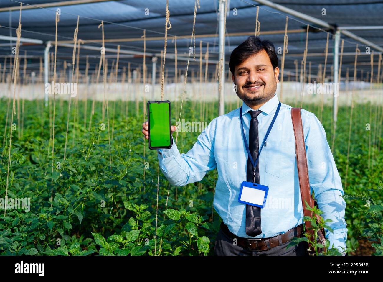 Phone mockup farmer hi-res stock photography and images - Alamy