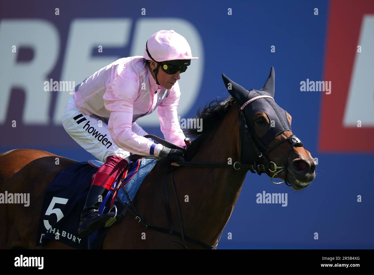 Emily Upjohn ridden by Frankie Dettori wins The Dahlbury Coronation Cup ...