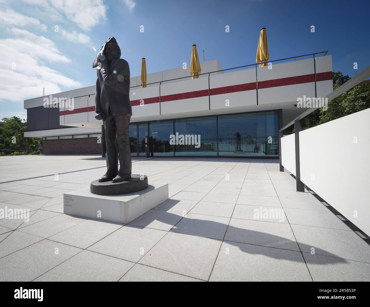Potsdam, Germany. 01st June, 2023. The sculpture "Maskenmann ...