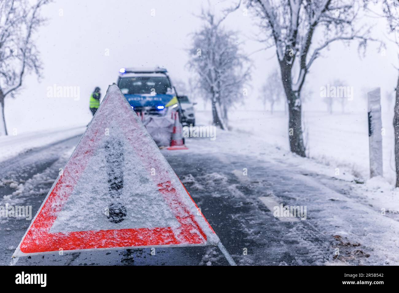 Arctic uniform hi-res stock photography and images - Alamy