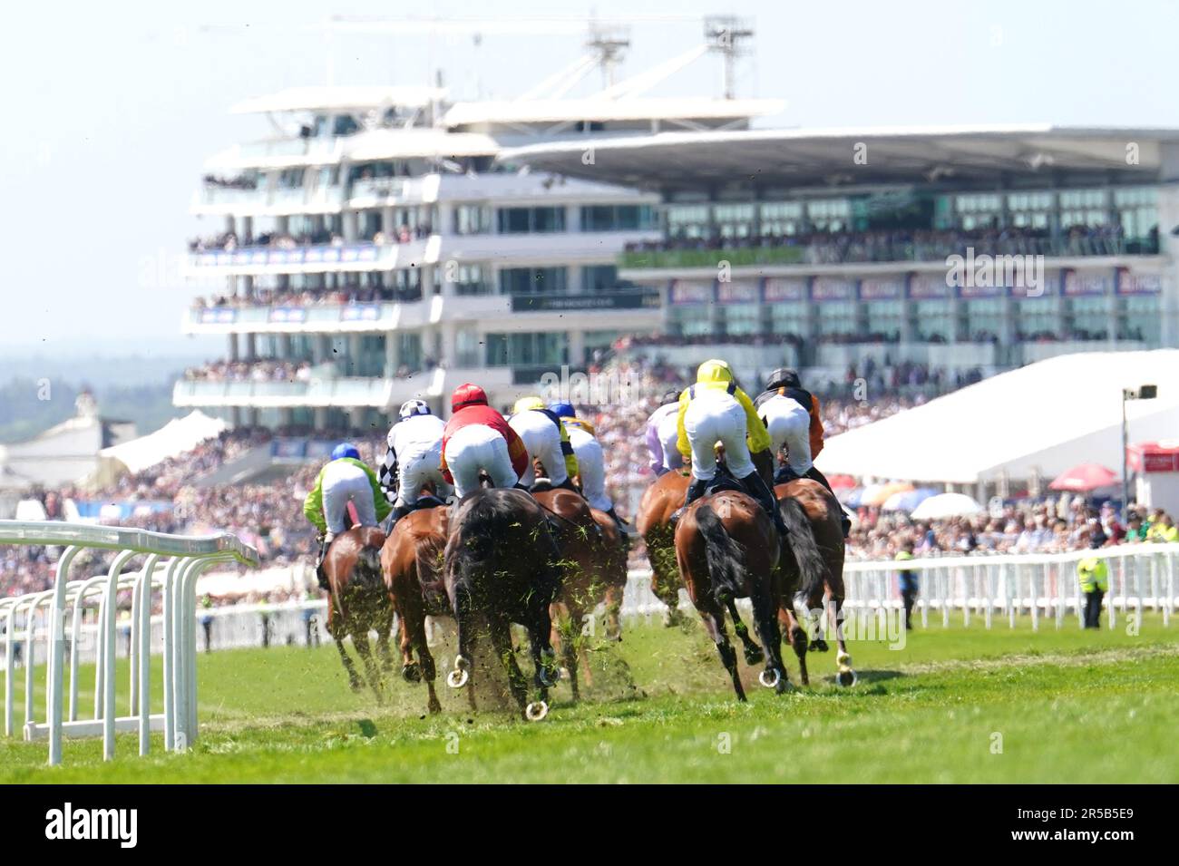 Runners and riders during the Racehorse Lotto Handicap during ladies ...