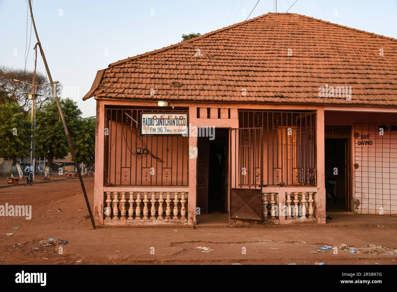 Panneau solaire installation hi-res stock photography and images - Alamy