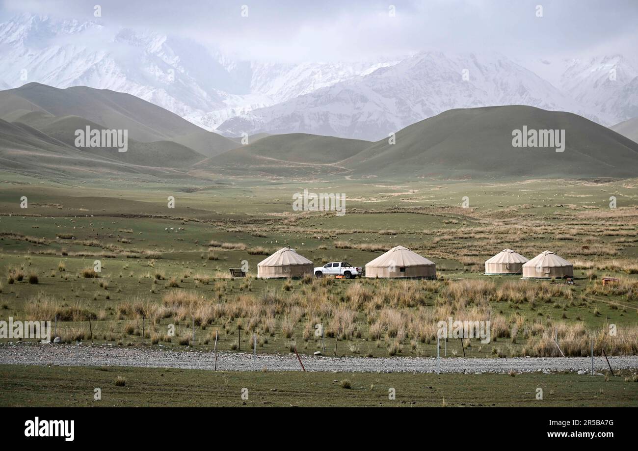 Kunlun platform hi-res stock photography and images - Alamy