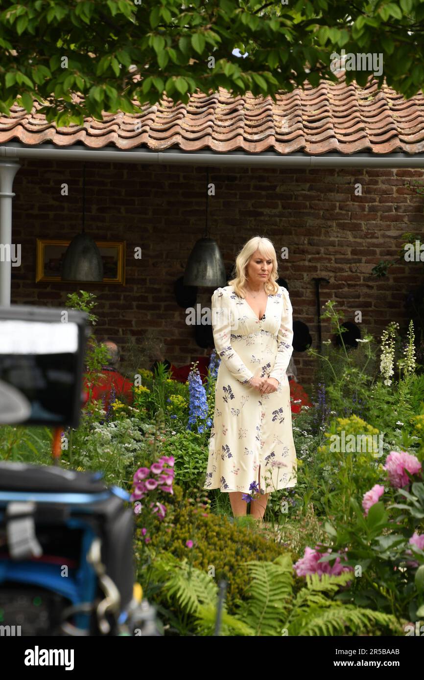 Nicky chapman at the rhs chelsea flower show hi-res stock photography ...