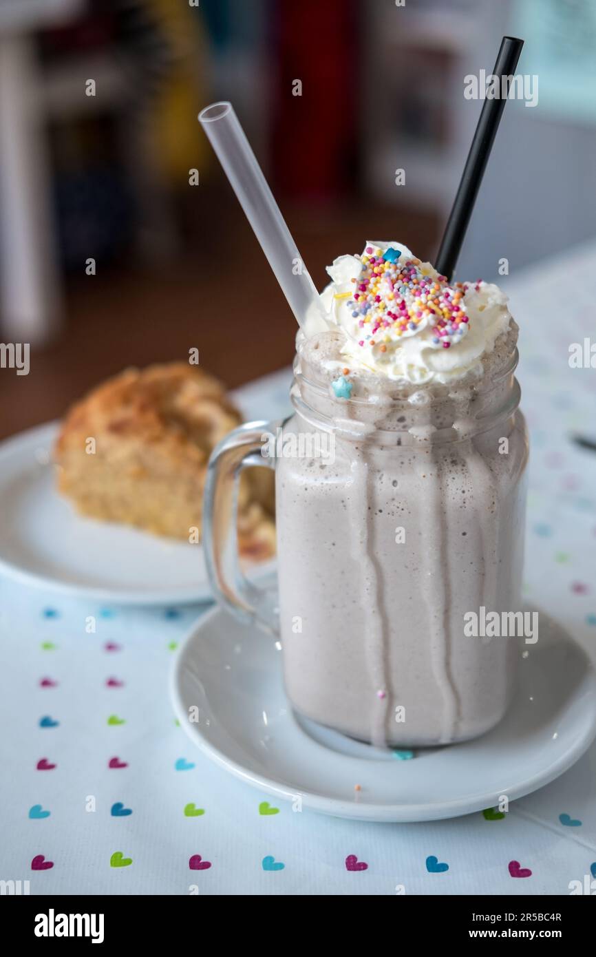 Milk float topping hi-res stock photography and images - Alamy