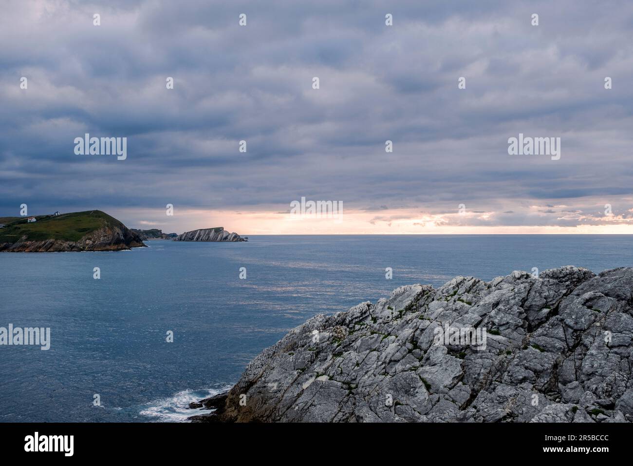 Deep blue sea and rocky coastline, beautiful seascape in Isla de la ...