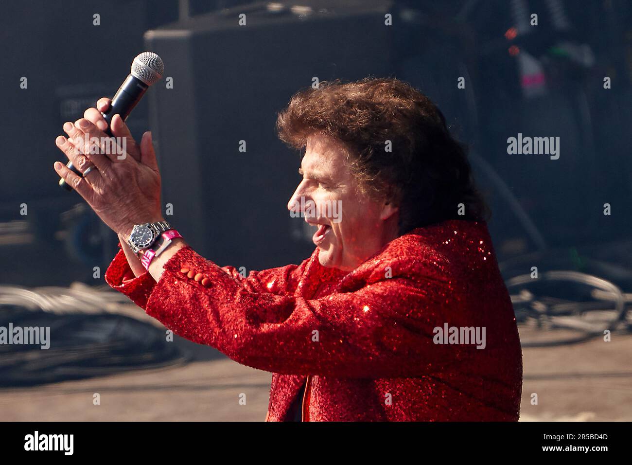 02 June 2023, Rhineland-Palatinate, Nürburg: Pop singer "Olaf der ...