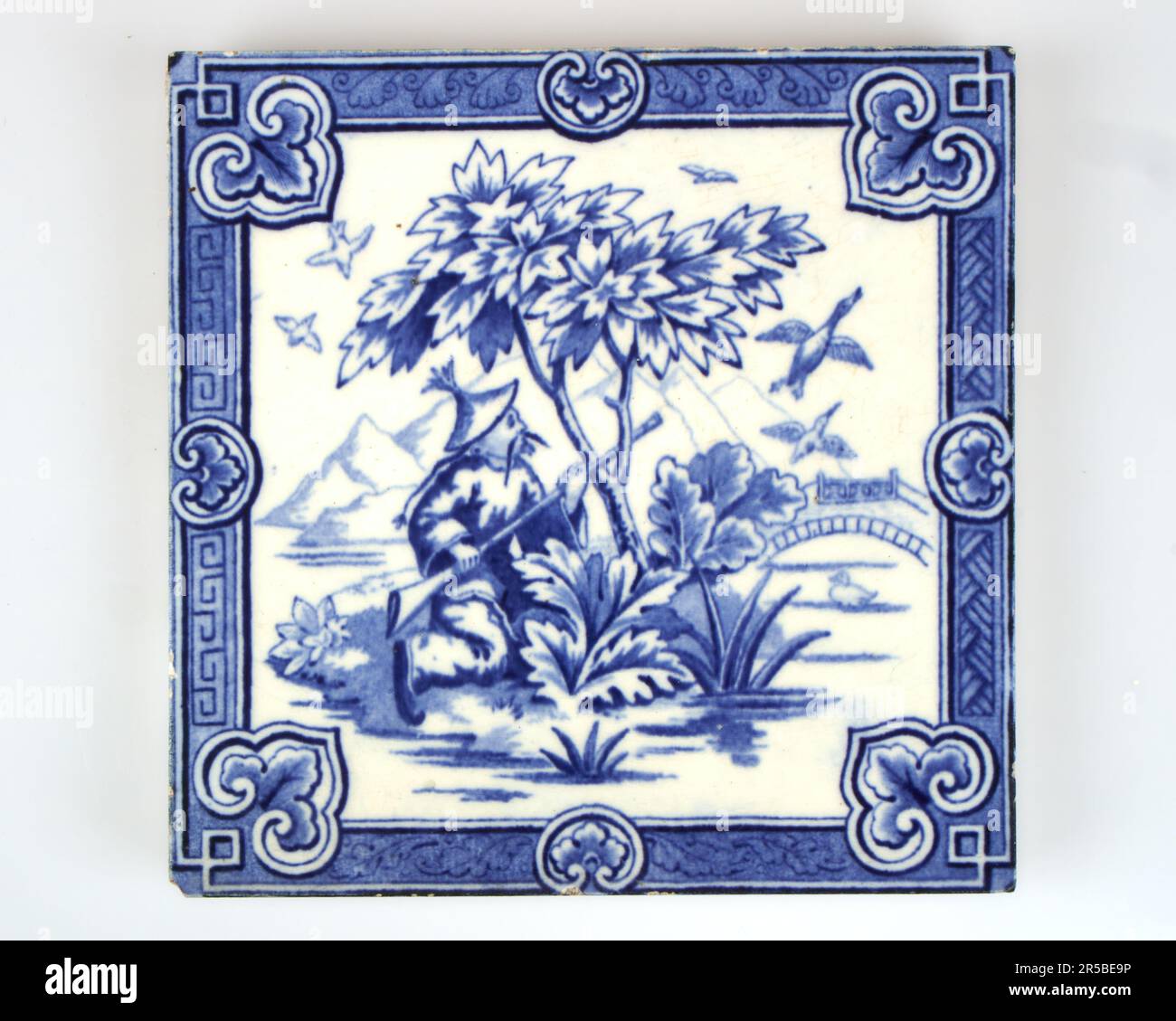 Antique 1880-90s Minton blue and white transfer printed Chinese hunter ...