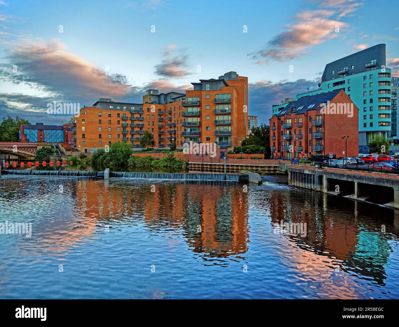 River aire leeds dam hi-res stock photography and images - Alamy