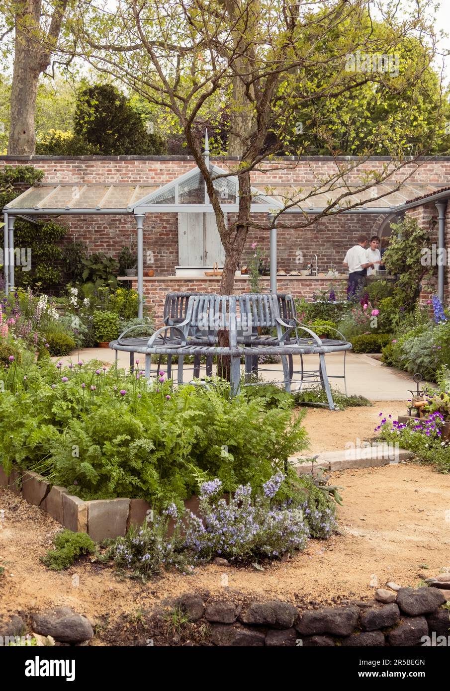 The Savills Garden designed by Mark Gregory at the Chelsea Flower Show ...
