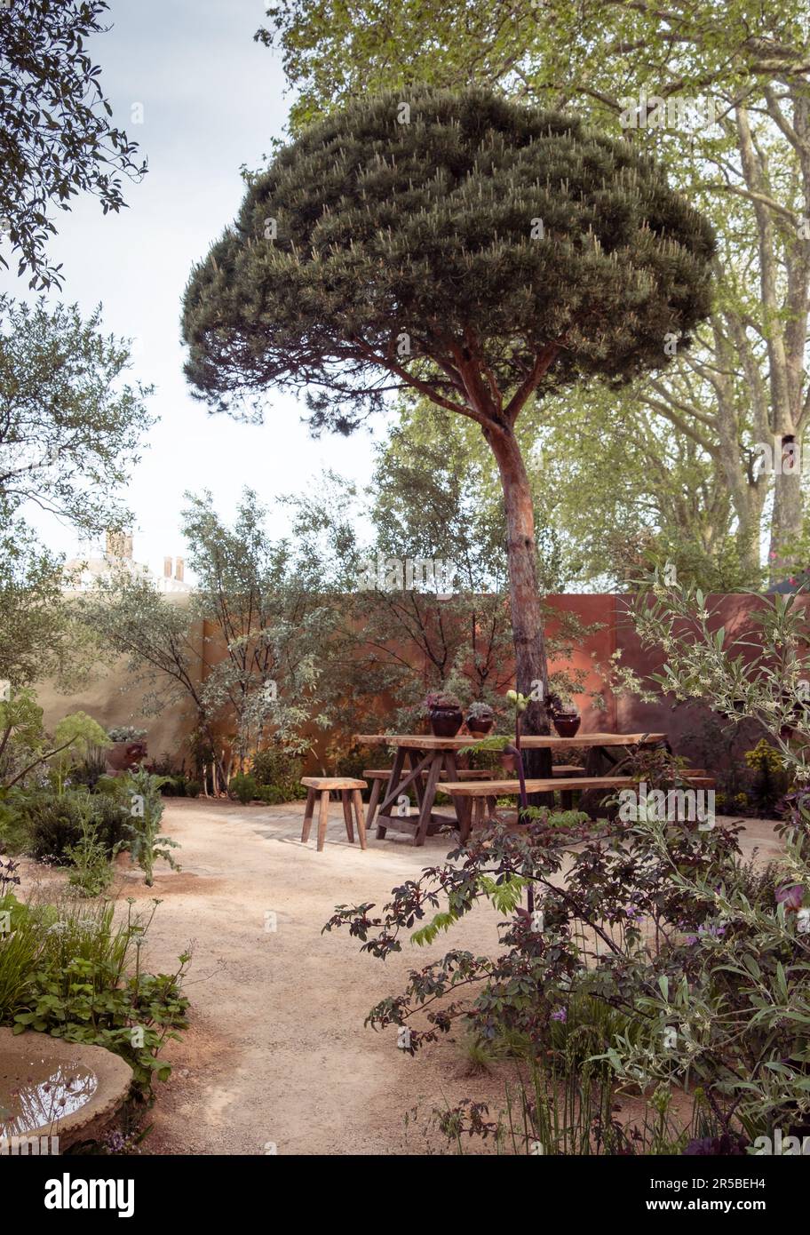 The Nature Landscapes Garden designed by Sarah Price at the Chelsea ...