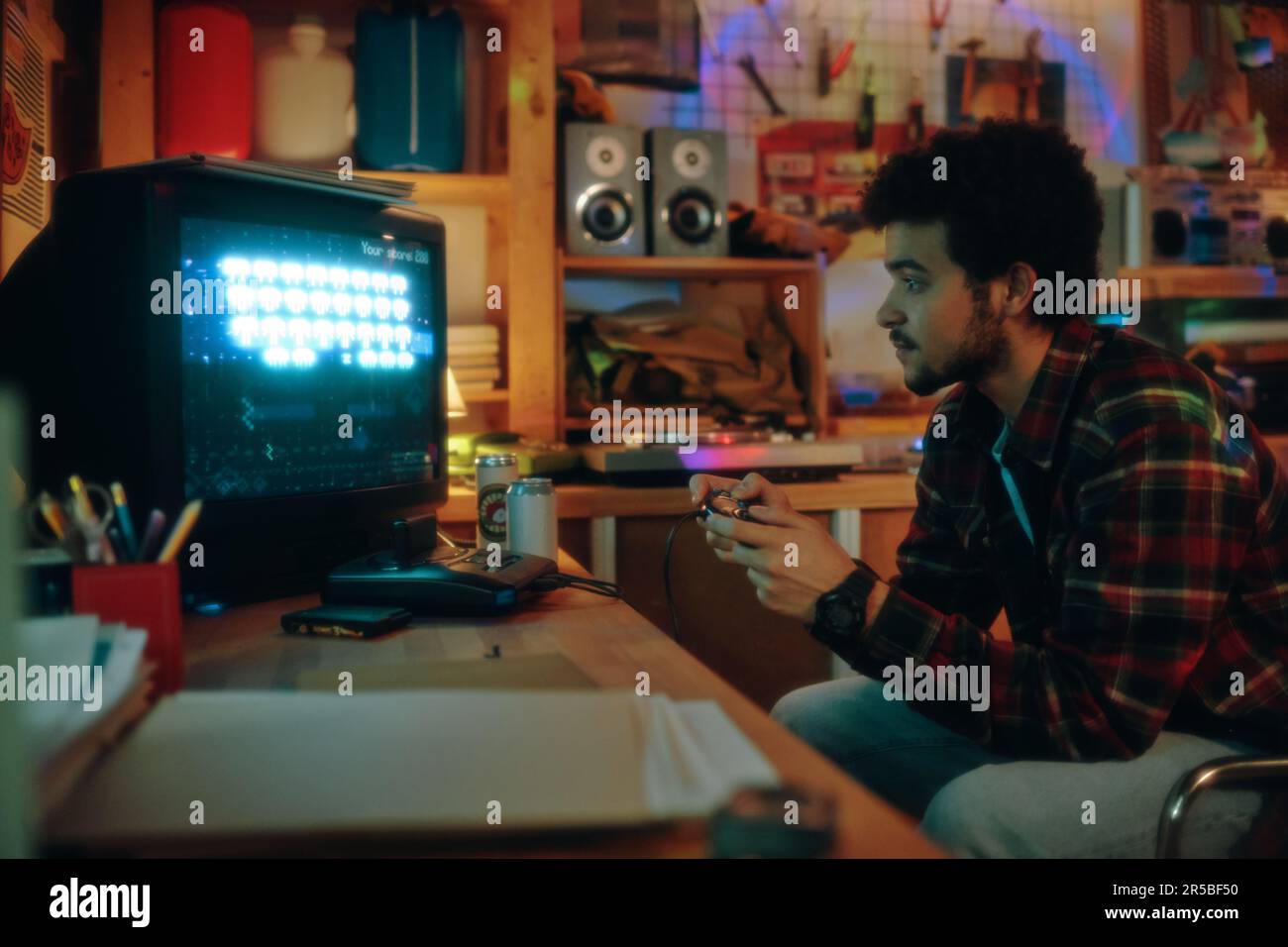 Tv console table hi-res stock photography and images - Alamy