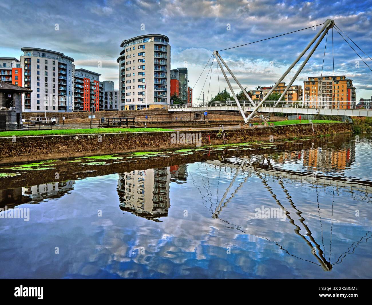 UK, West Yorkshire, Leeds Dock Apartments, River Aire and Knights Way ...