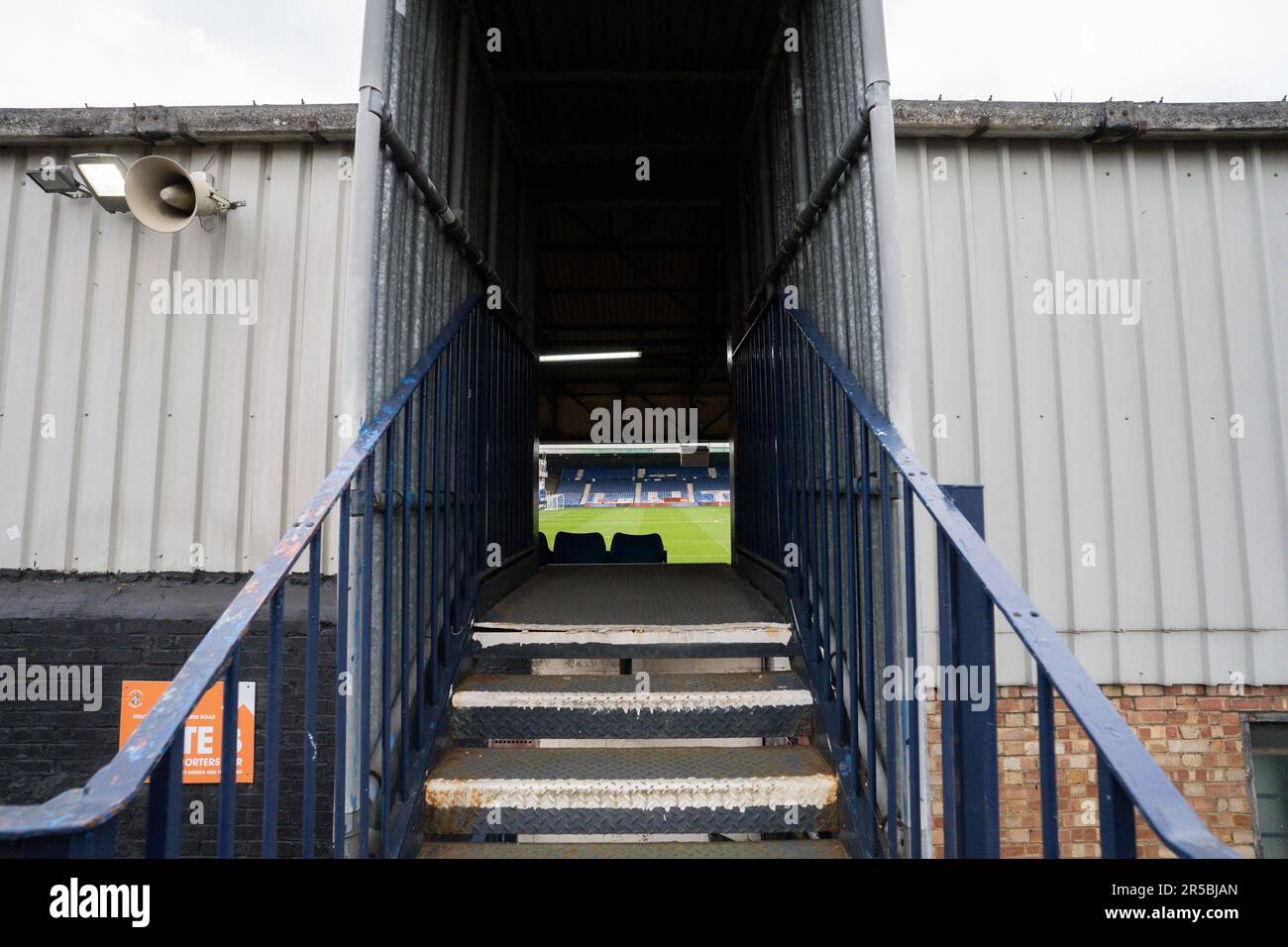 Luton town stadium entrance hi-res stock photography and images - Alamy
