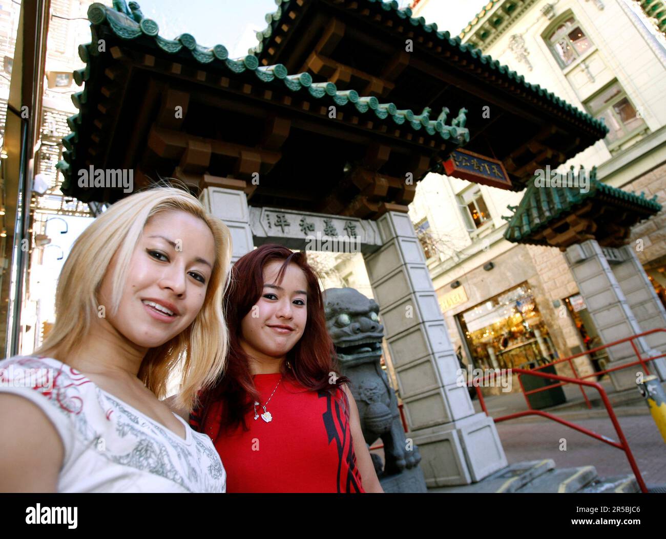 Cheri (left) and Jennifer Haight visit Chinatown in San Francisco ...