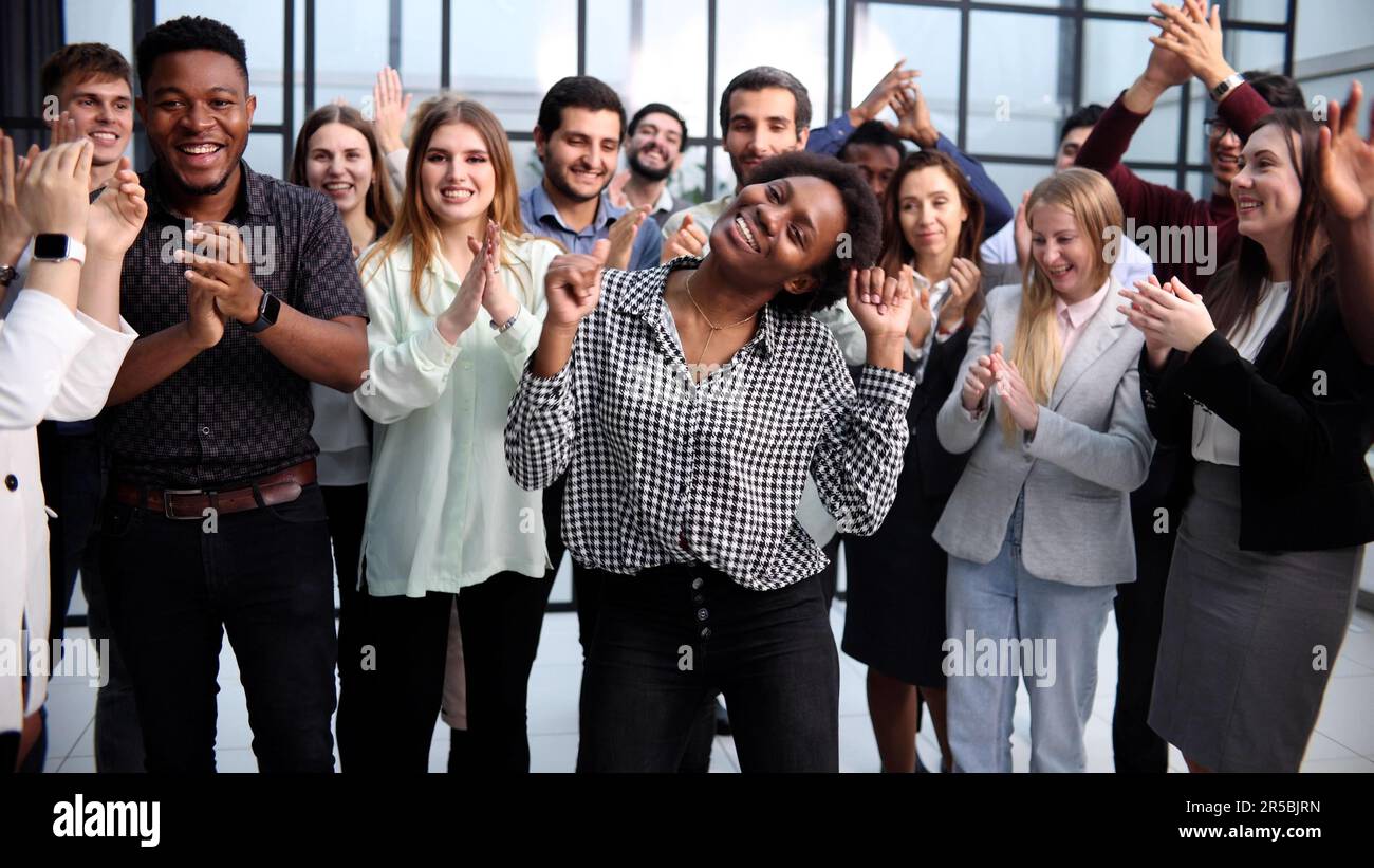 Business people clapping their hands after a seminar Stock Photo - Alamy